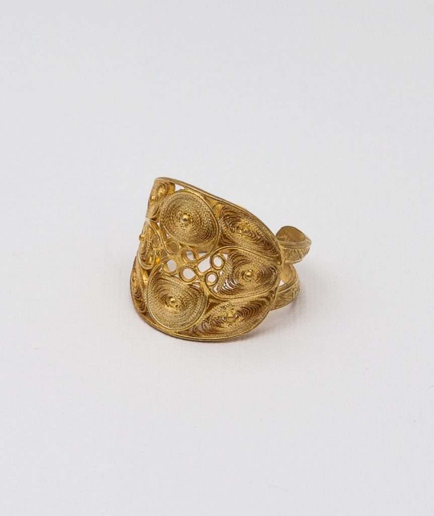 Oval Filigree Ring | ARTEMANOS